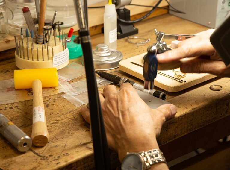 About Us – Unique Designs Inc.